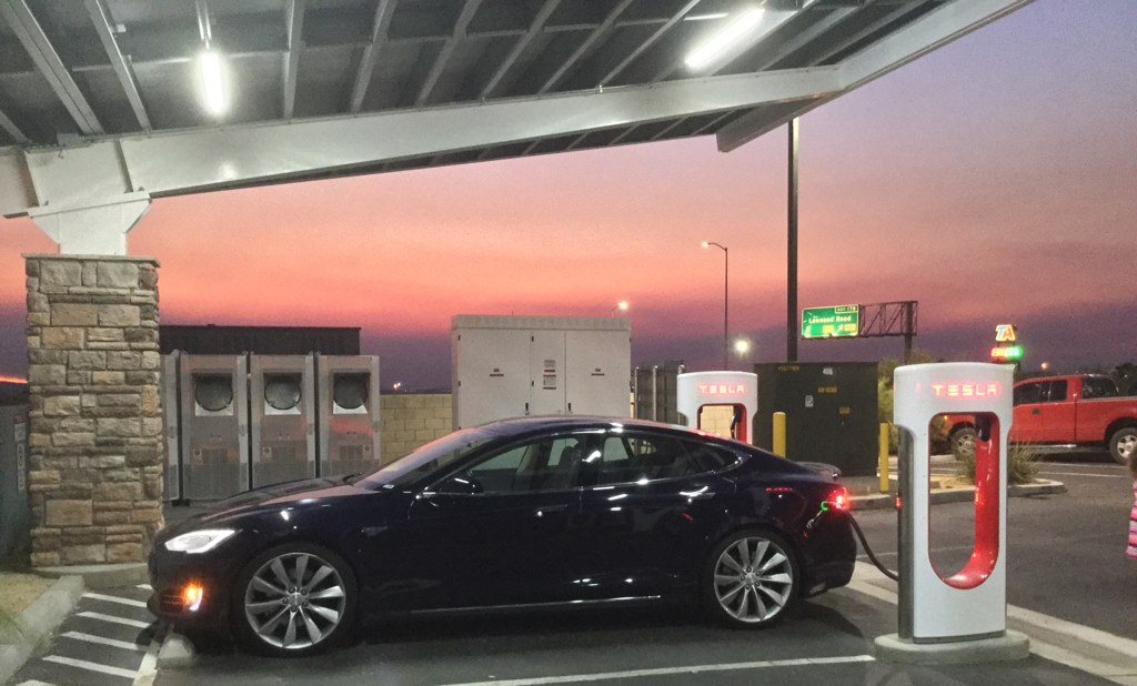 Tesla Model S - Charging